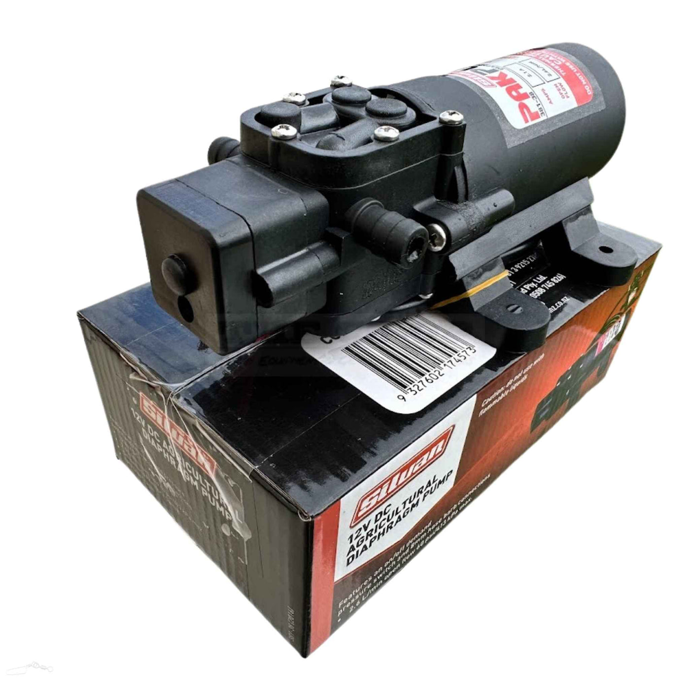 Silvan selecta Redline 12 volt pump 381-38 with 8mm barb inlets — The Co-Op